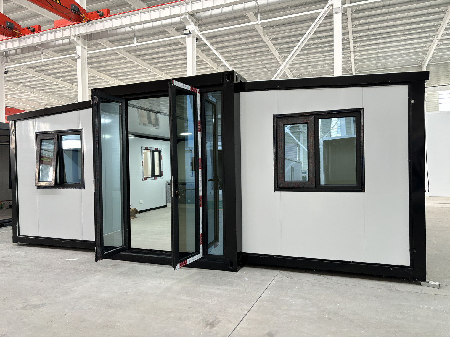 CHOMEX: Sustainable Prefab Expandable Container Homes