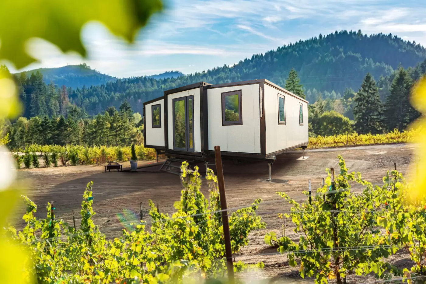 CHOMEX: Sustainable Prefab Expandable Container Homes
